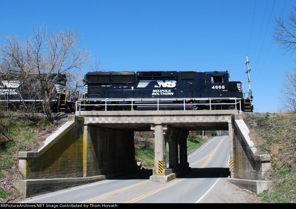 NS 4666 cposses over the Edison Road Bridge